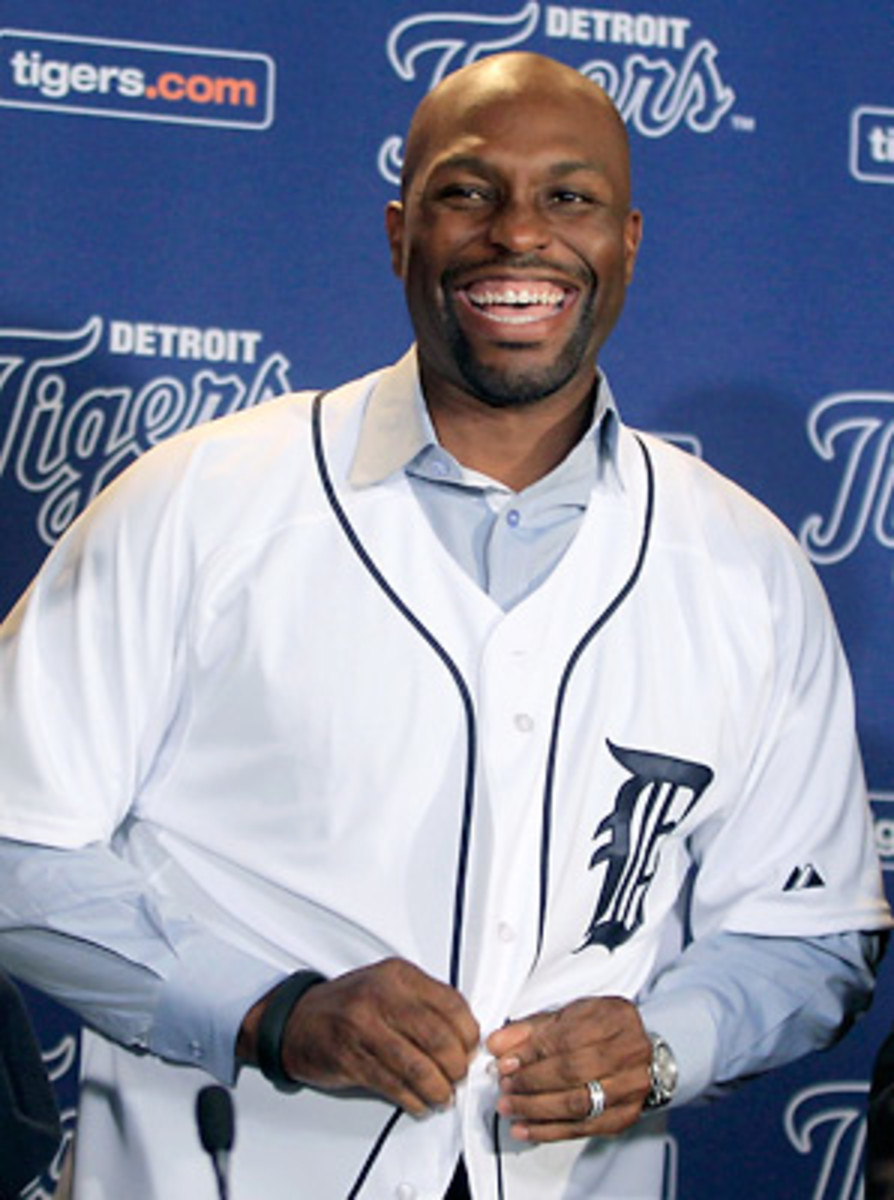 Tigers finalize 2-year, $26M contract with Hunter - Sports Illustrated