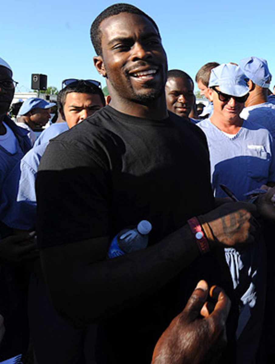 Peter King: Vick returns to prison, lockout update, QB rumors - Sports ...