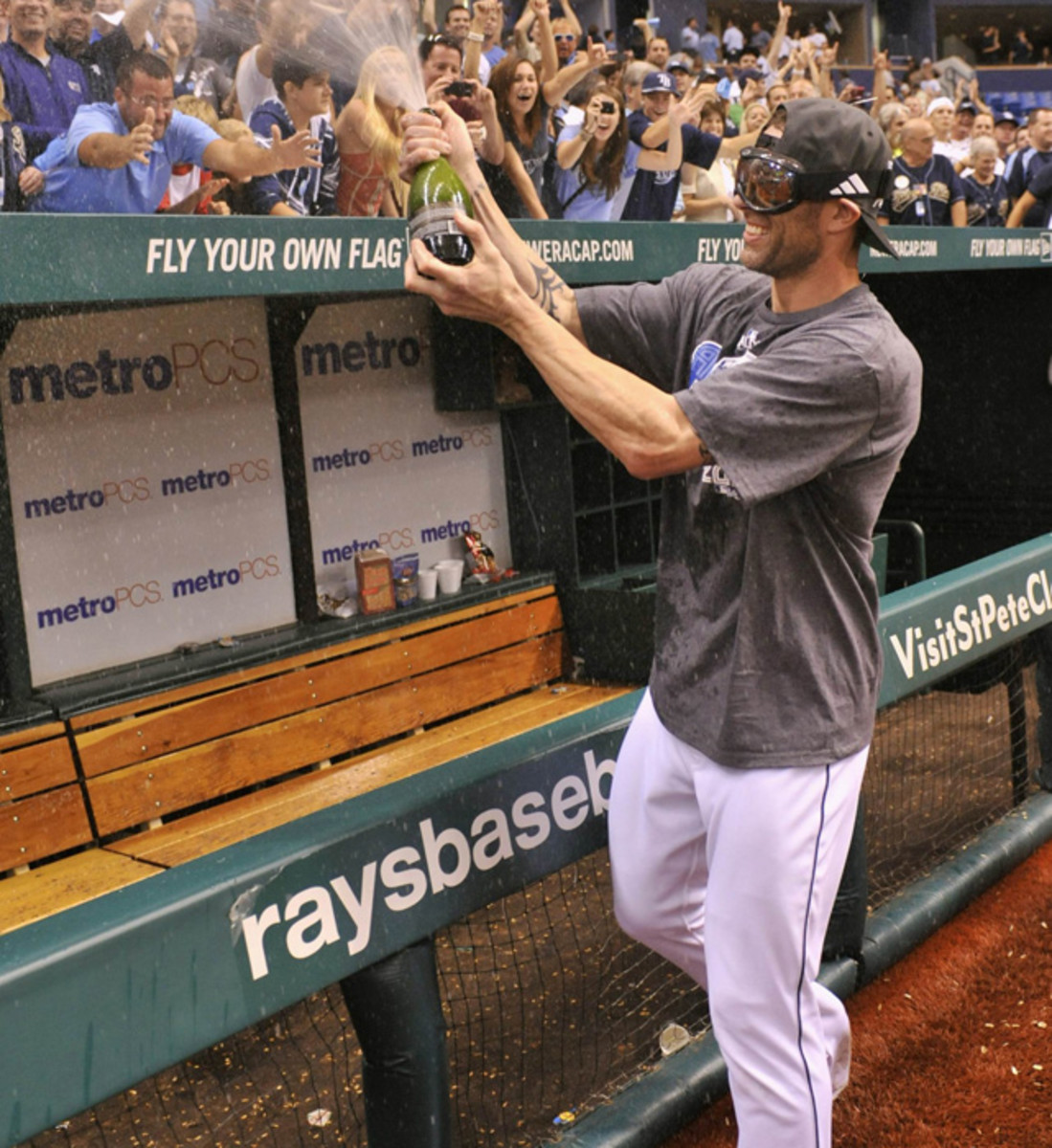 Scenes From Baseball's Final Night - Sports Illustrated