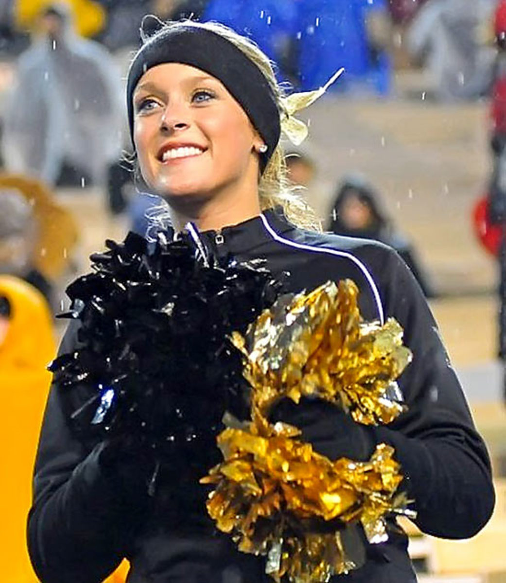 Cheerleader of the Week - Sports Illustrated