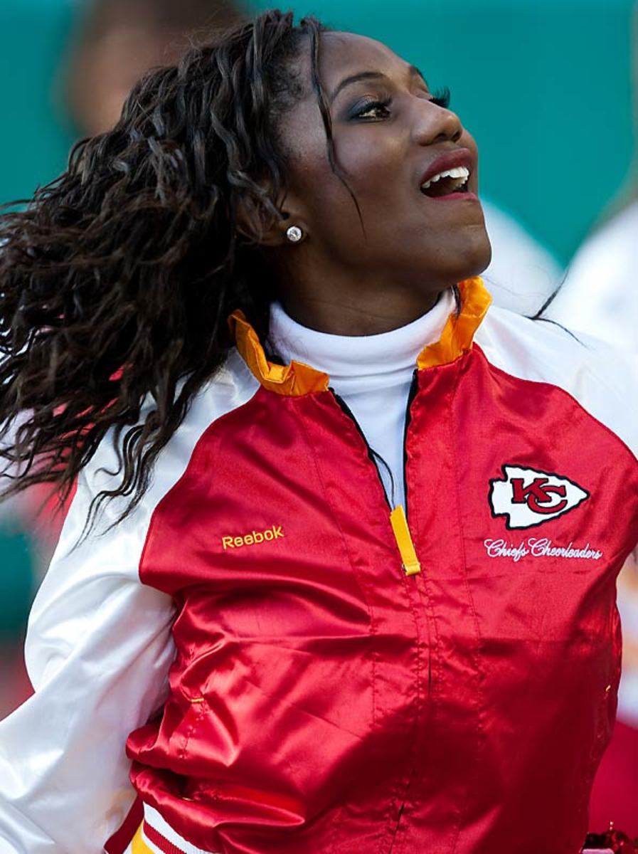 NFL Cheerleaders: Week 15 - Sports Illustrated