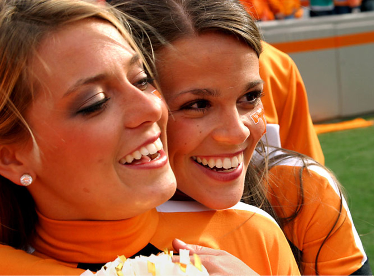 Cheerleader of the Week - Sports Illustrated