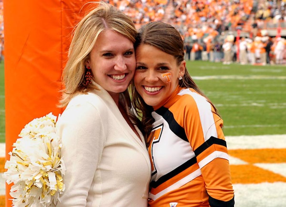 Cheerleader of the Week - Sports Illustrated