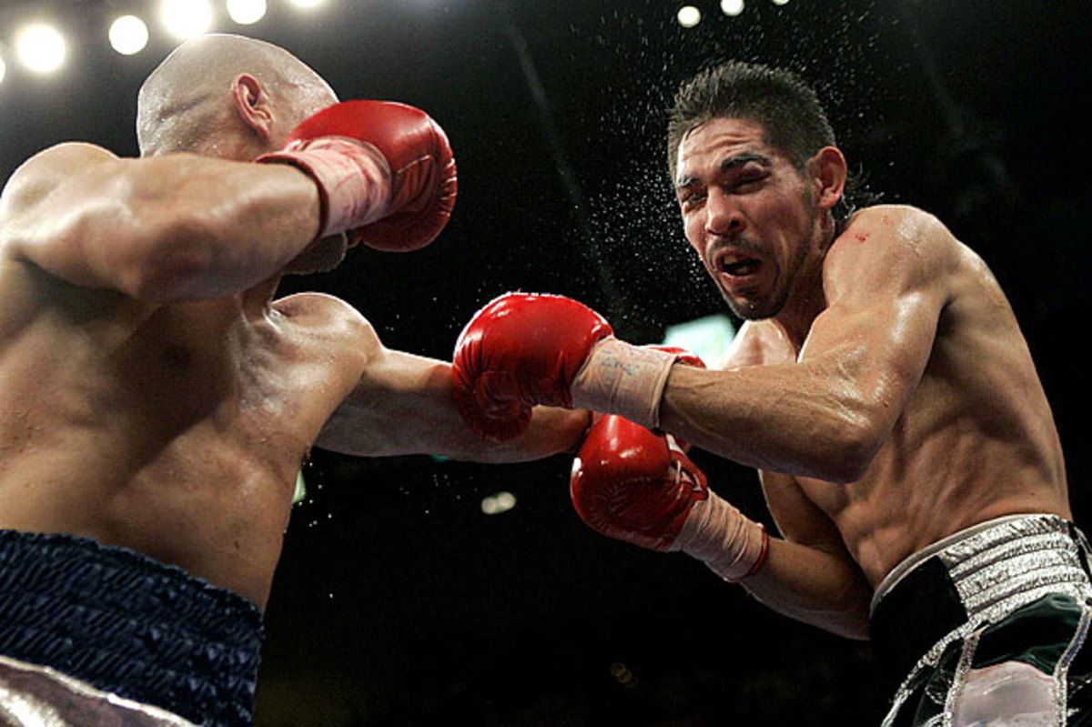 Best Shots from Margarito-Cotto I - Sports Illustrated