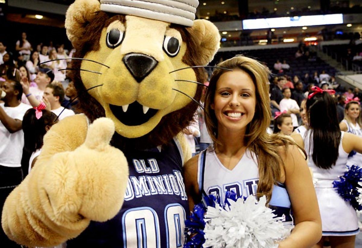 Cheerleader of the Week - Sports Illustrated