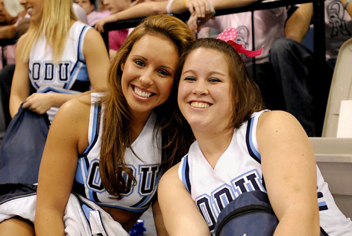 Cheerleader of the Week - Sports Illustrated