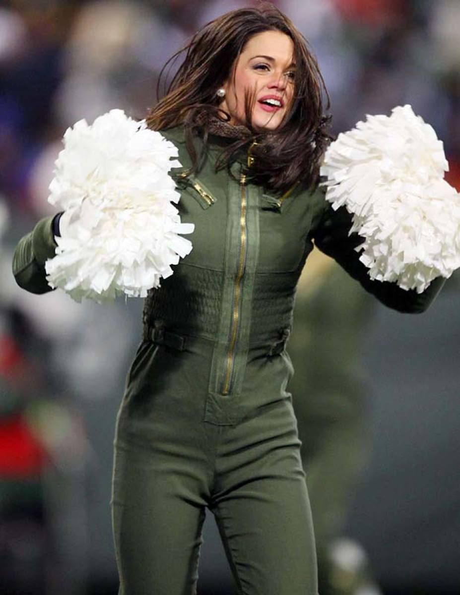 NFL Cheerleaders: Week 17 - Sports Illustrated