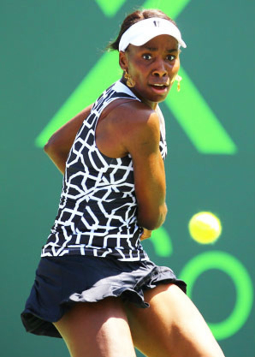 Venus looks sharp to advance at Family Circle Cup - Sports Illustrated