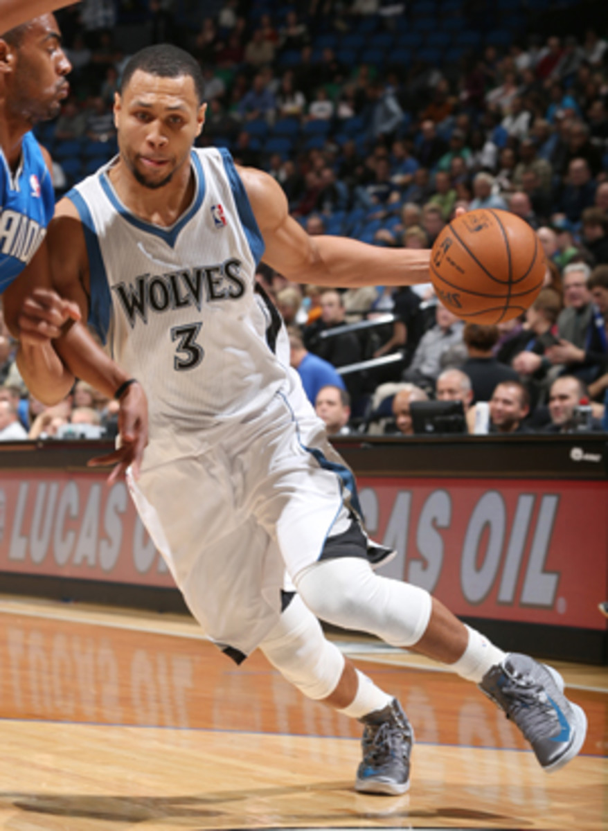 Timberwolves' Roy to 'explore treatment options' after knee 'setback ...