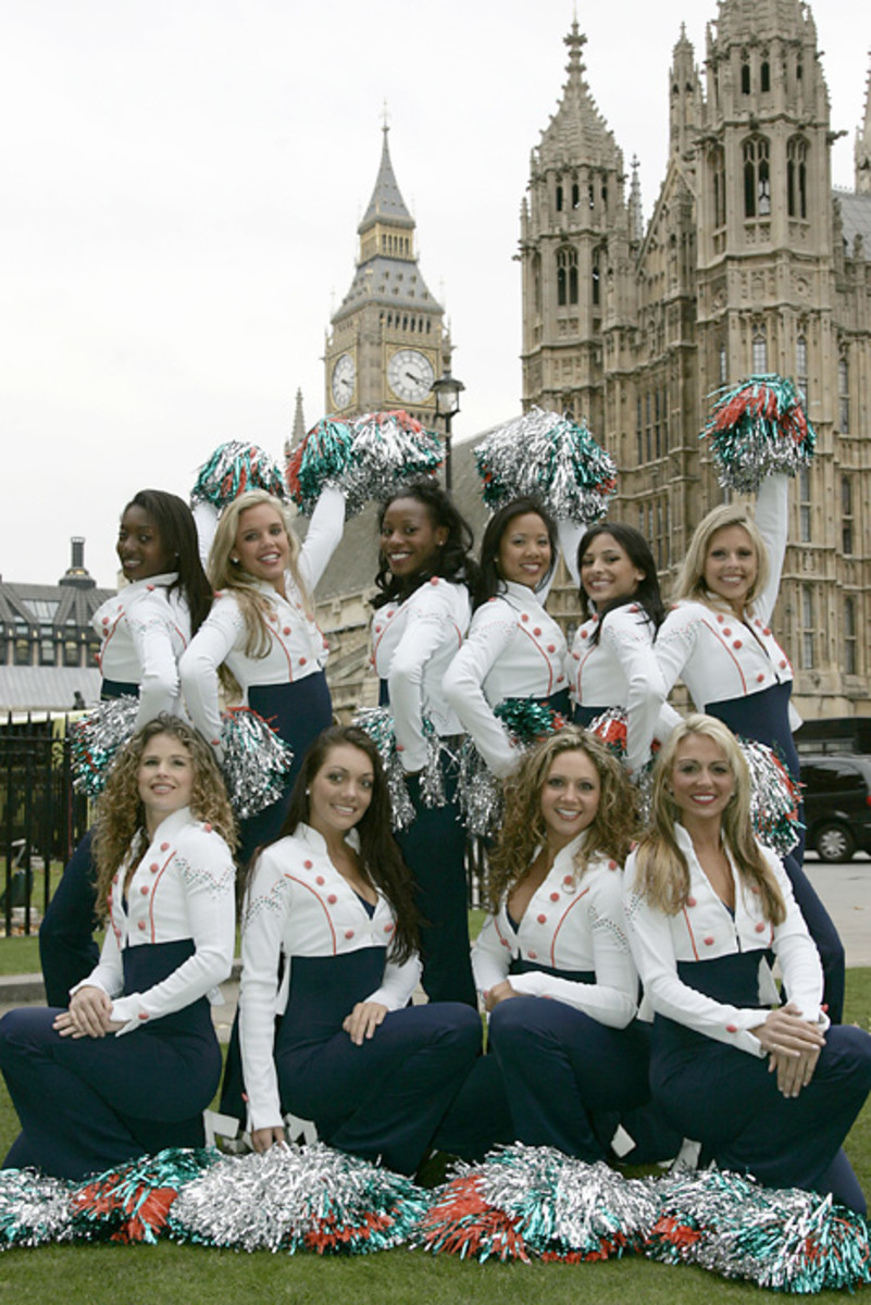 Classic Photos of the NFL in England - Sports Illustrated