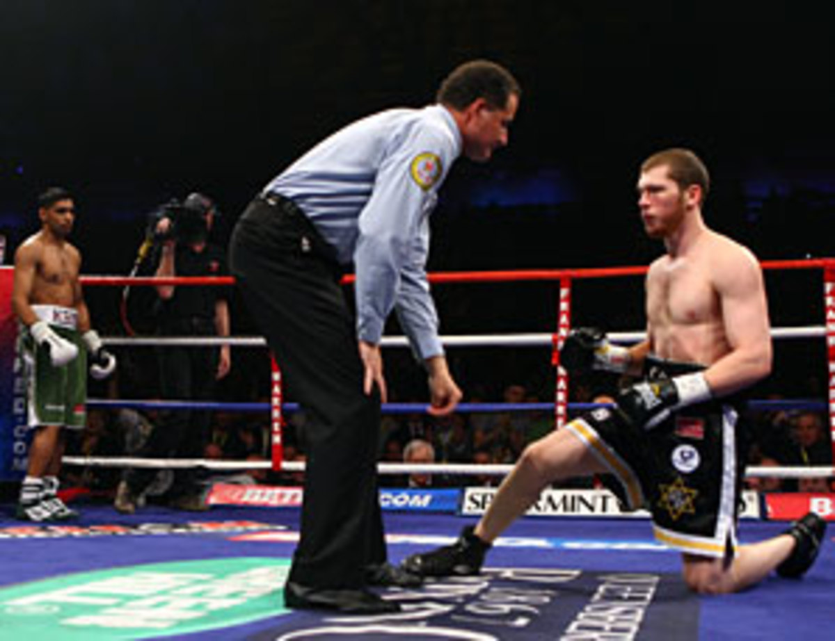 'Star of David' boxer visits Israel after loss - Sports Illustrated