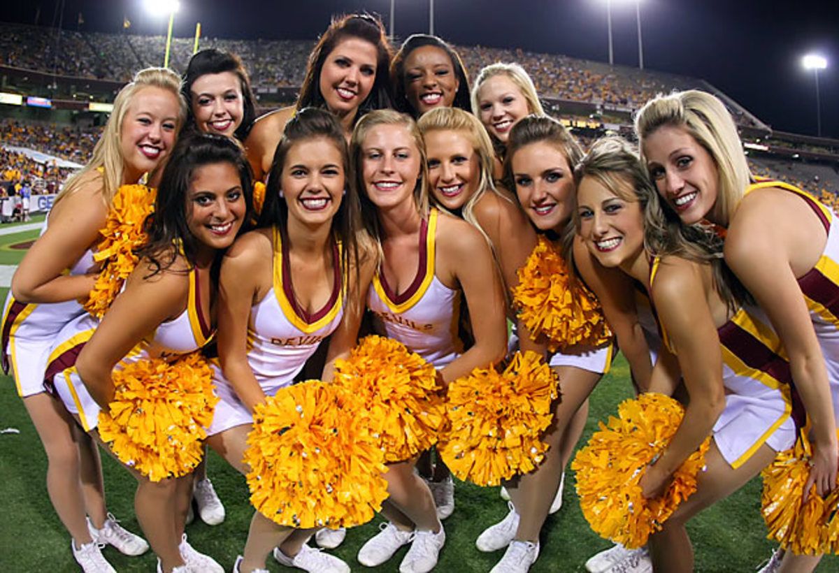 Cheerleader of the Week - Sports Illustrated