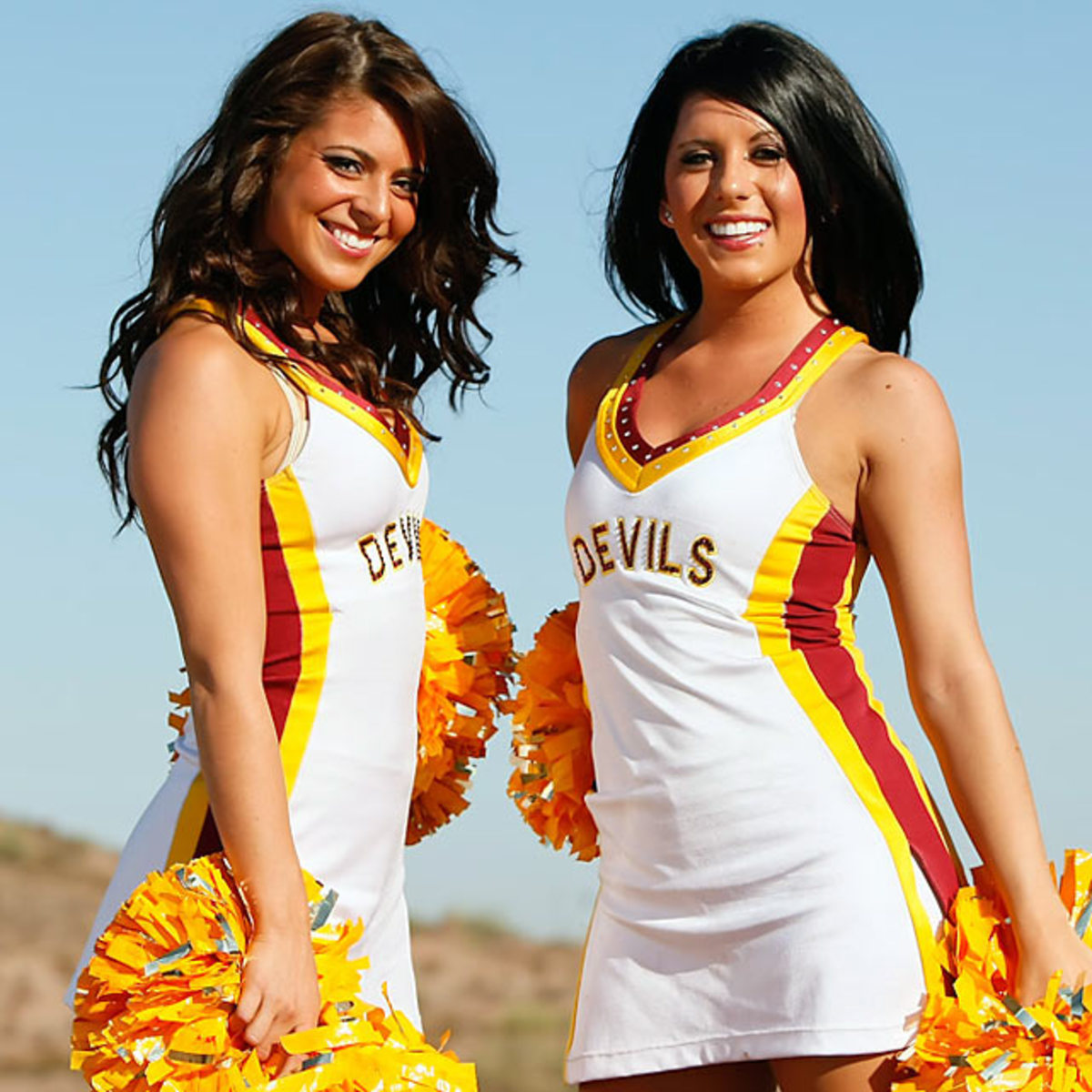 Cheerleader of the Week - Sports Illustrated