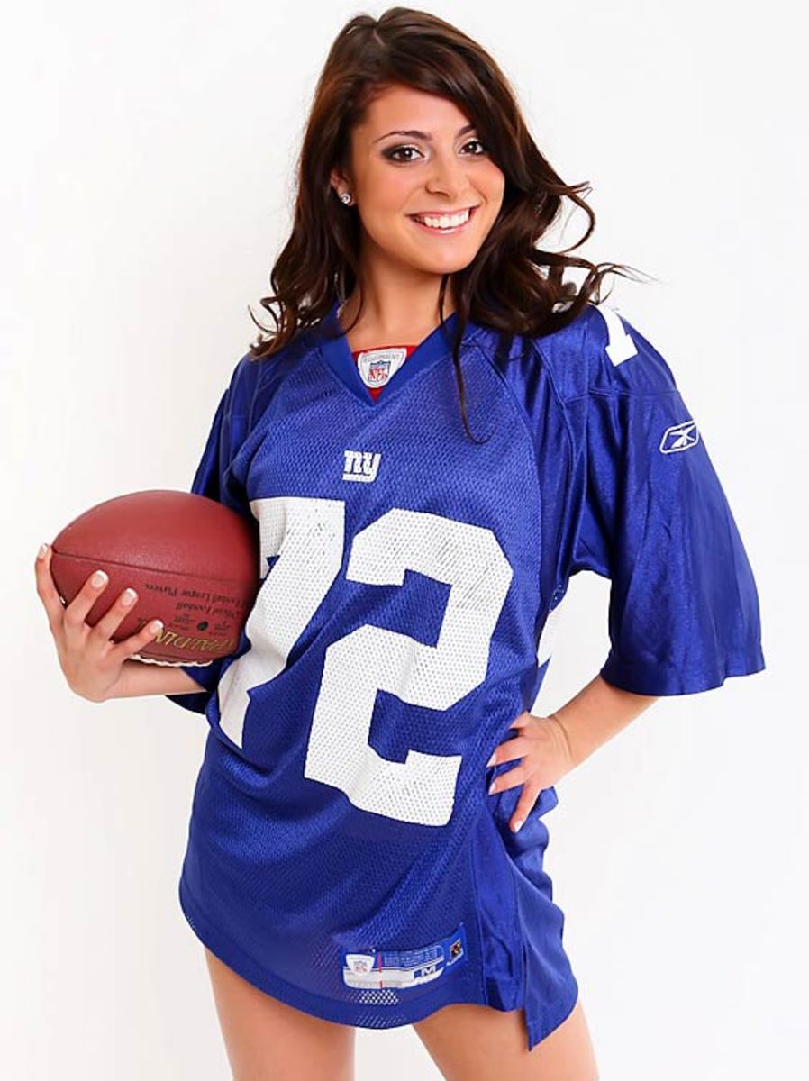 Cheerleader of the Week - Sports Illustrated