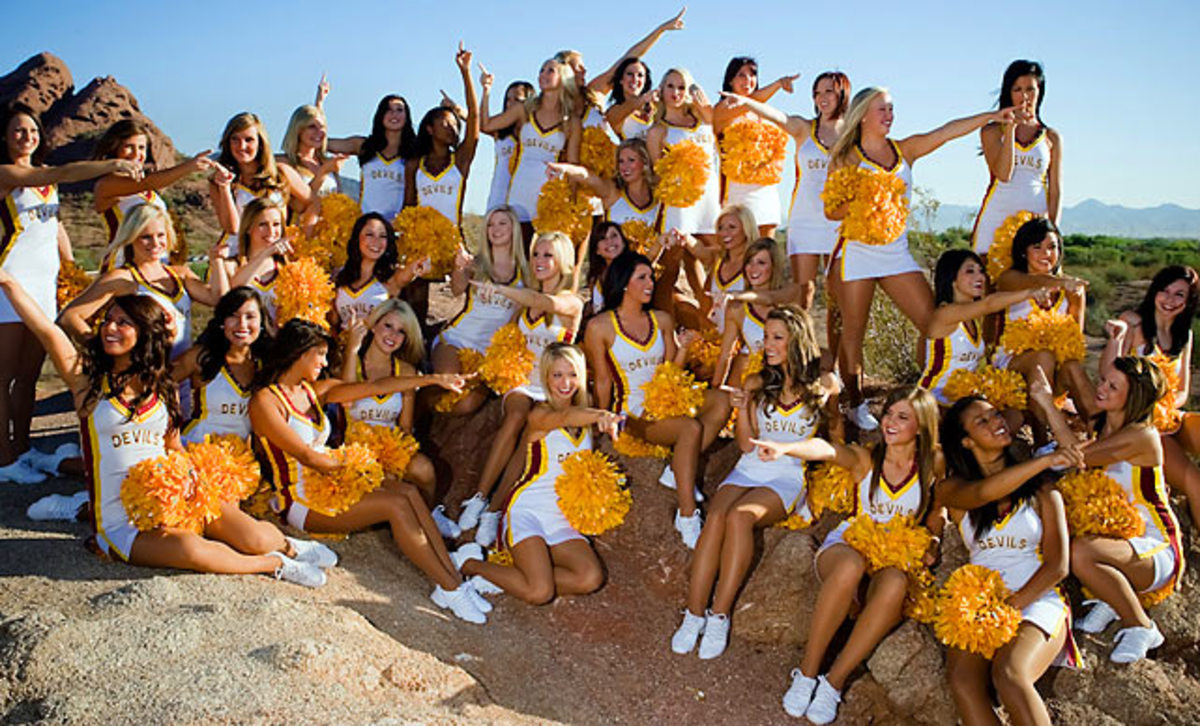 Cheerleader of the Week - Sports Illustrated