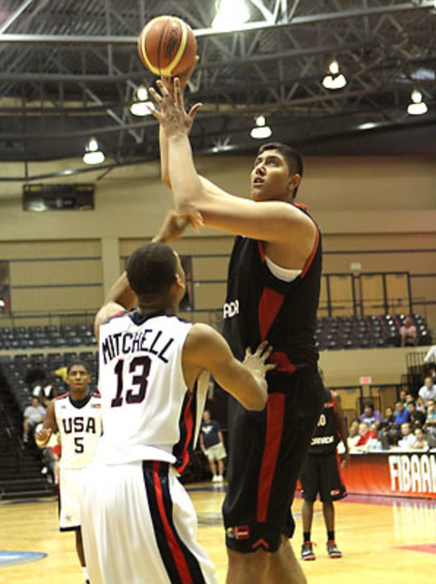 Luke Winn: Behemoth 7-4 Sim Bhullar showcases size, skills at tourney ...