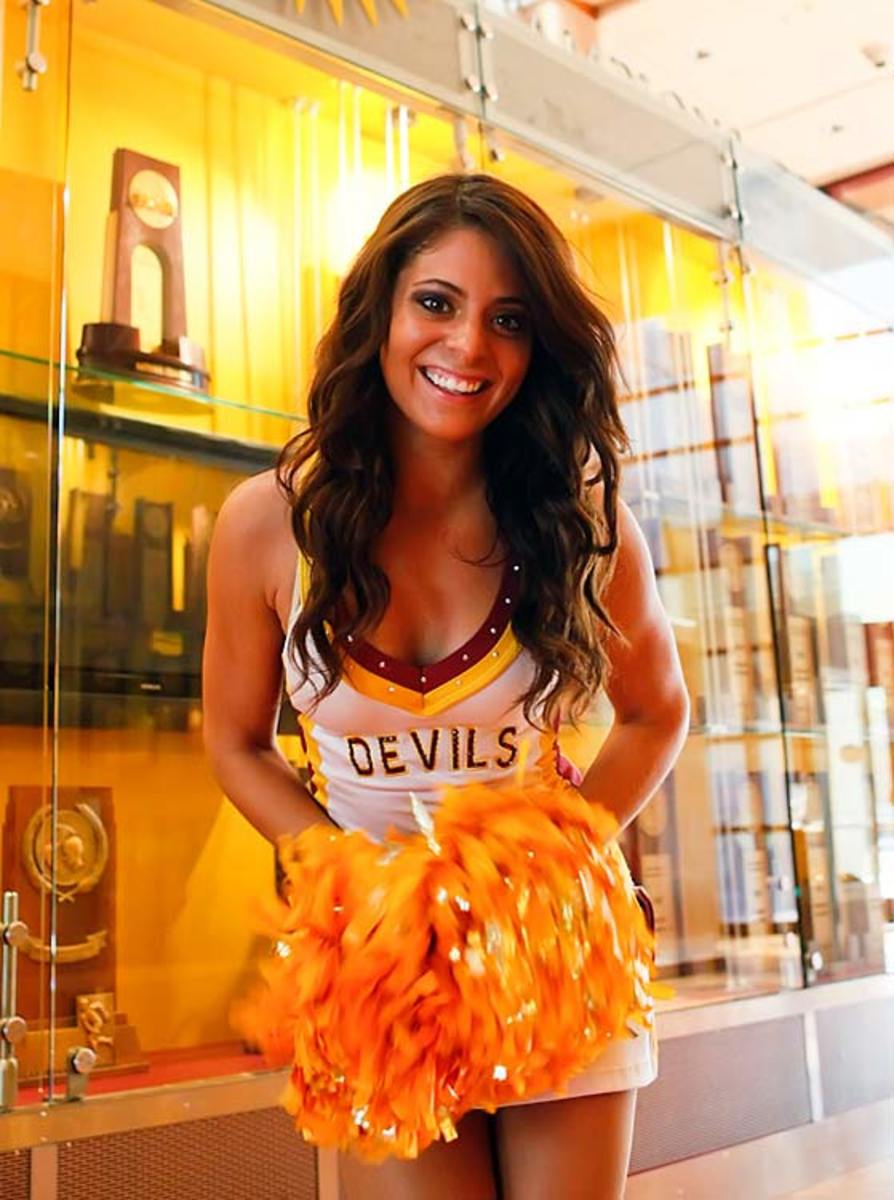 Cheerleader of the Week - Sports Illustrated
