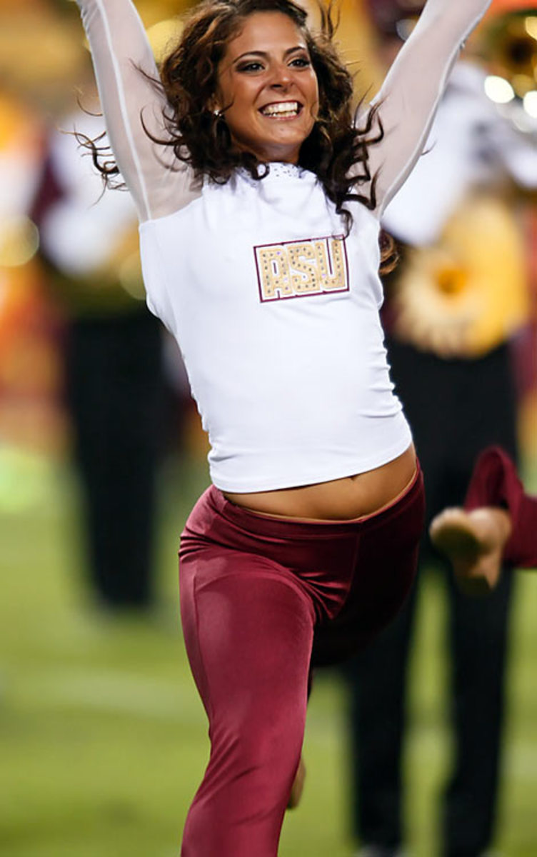 Cheerleader of the Week - Sports Illustrated