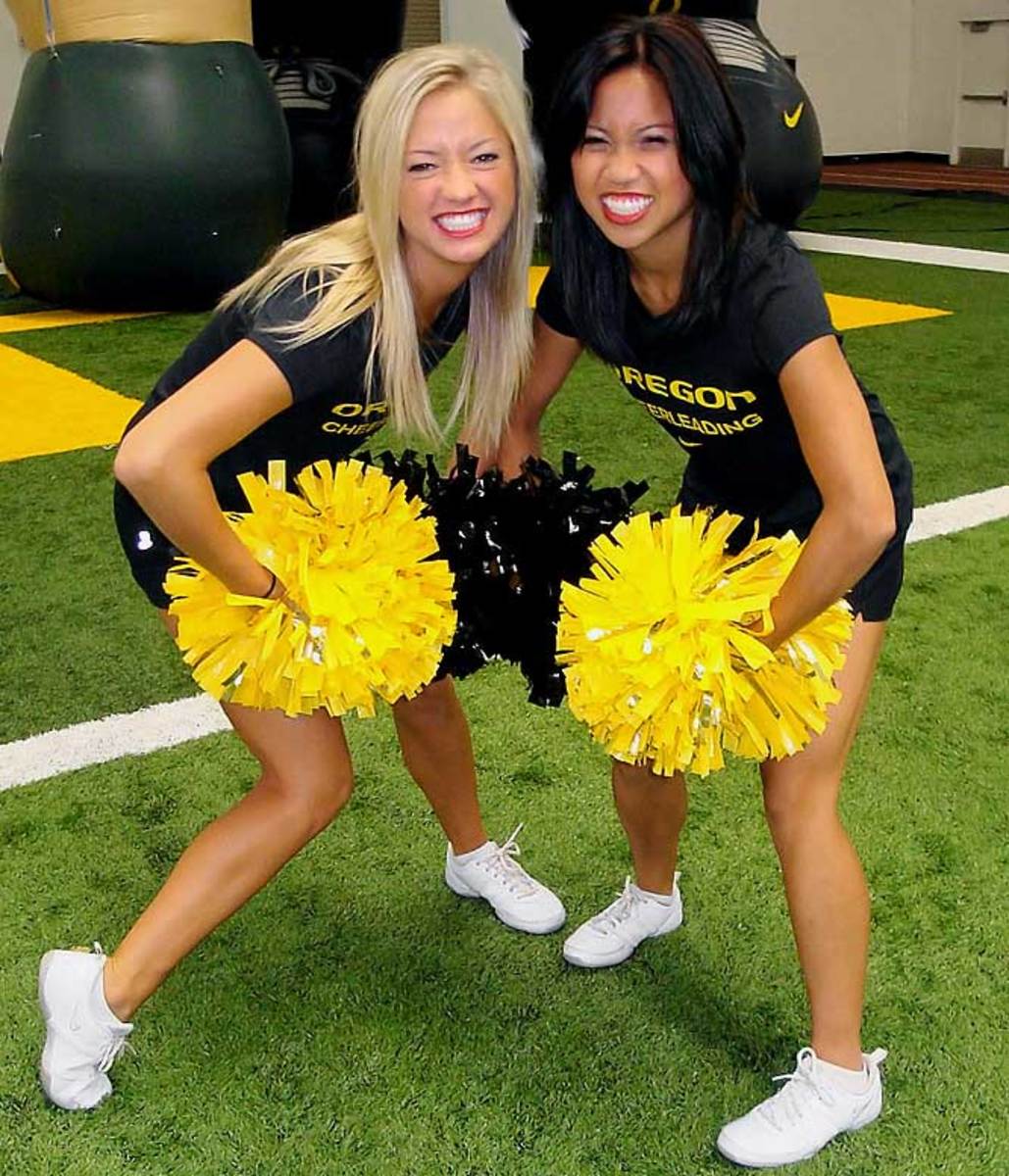 Cheerleader of the Week - Sports Illustrated