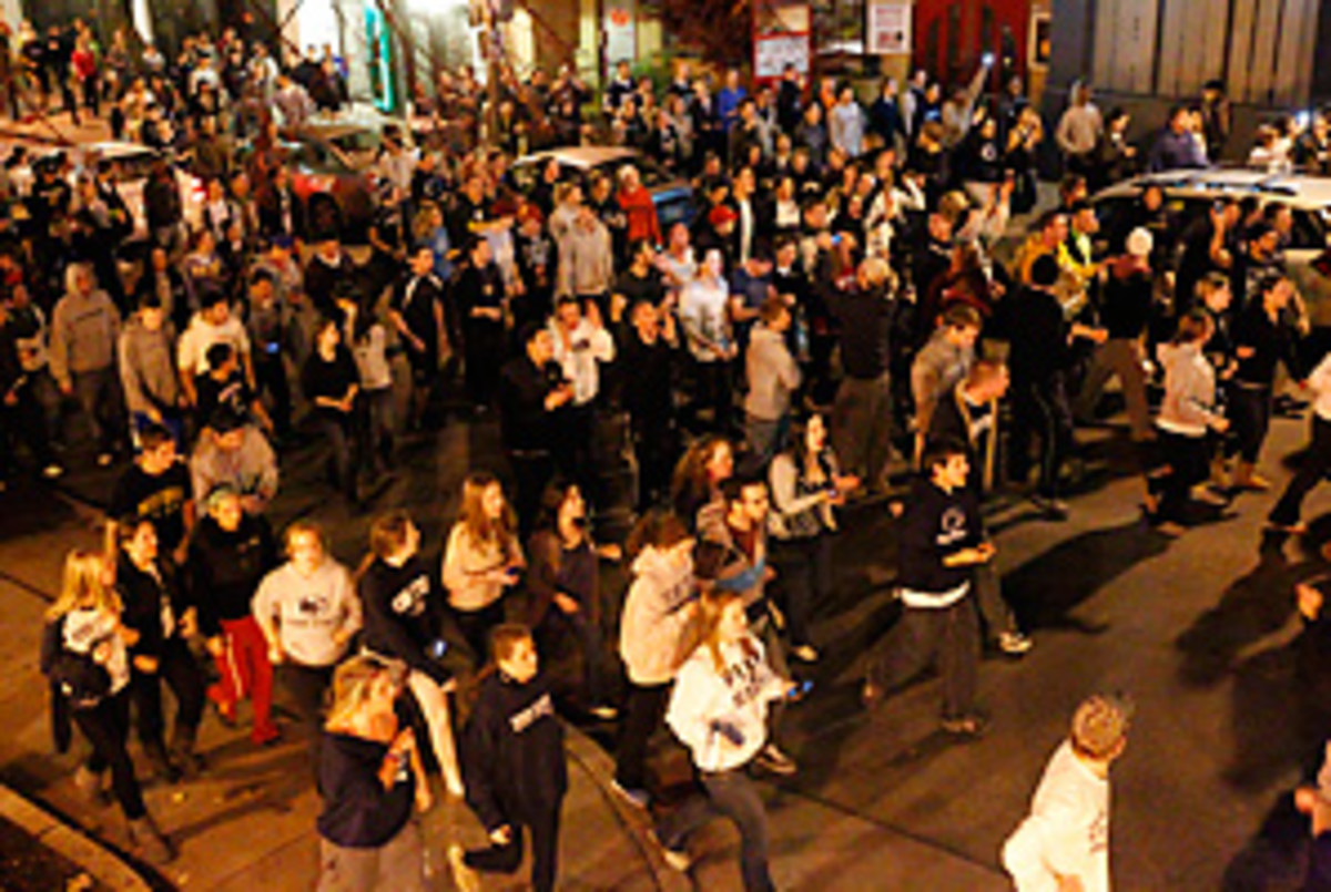 Jon Wertheim: Emotion-filled night at Penn State draws screaming crowds ...