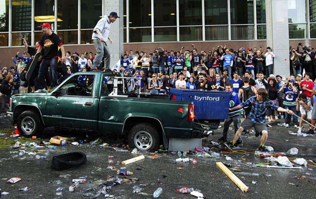 Riots in Vancouver - Sports Illustrated