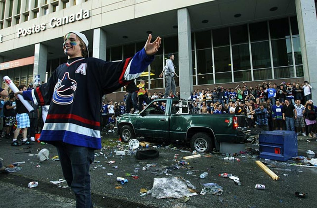 Riots in Vancouver - Sports Illustrated