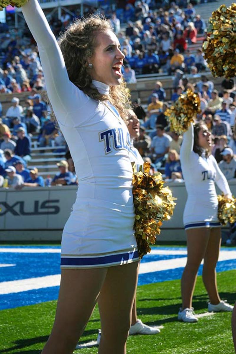 Cheerleader of the Week - Sports Illustrated