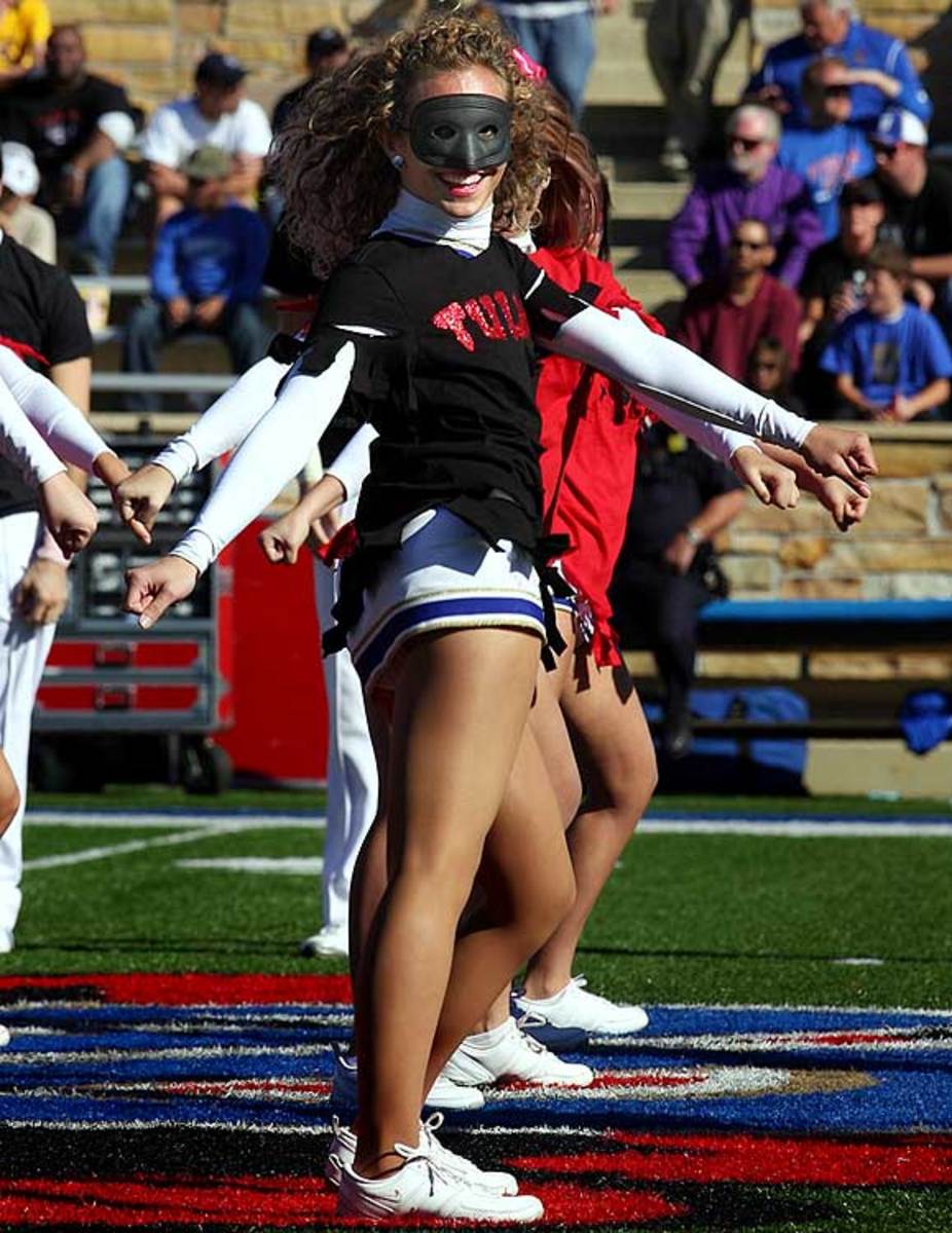 Cheerleader of the Week - Sports Illustrated