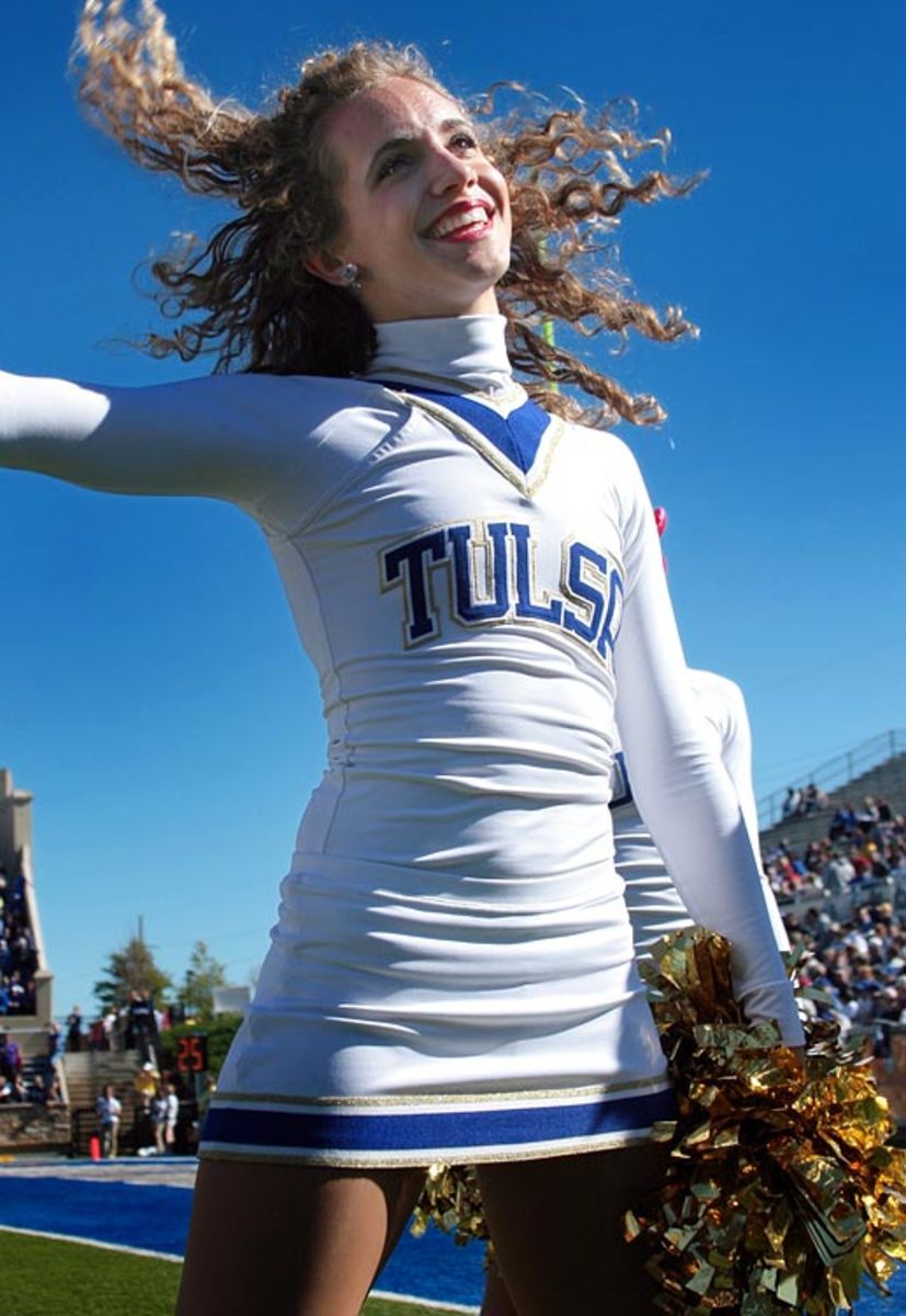 Cheerleader of the Week - Sports Illustrated