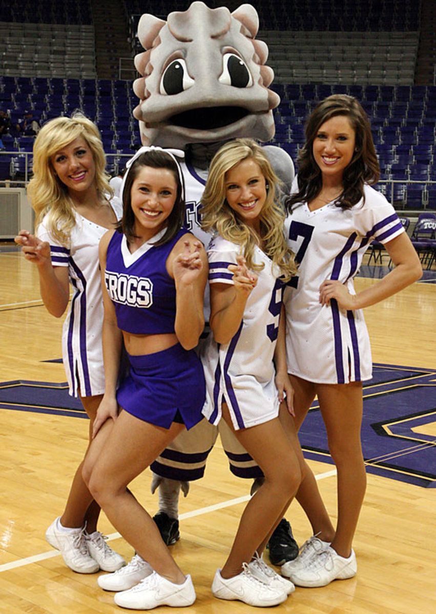 Cheerleader of the Week - Sports Illustrated
