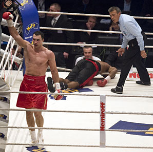 Bryan Armen Graham: Klitschko-Chambers round-by-round blog - Sports ...