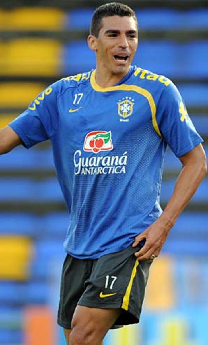 Tim Vickery: Lucio matures into the outstanding Brazil defender of his ...