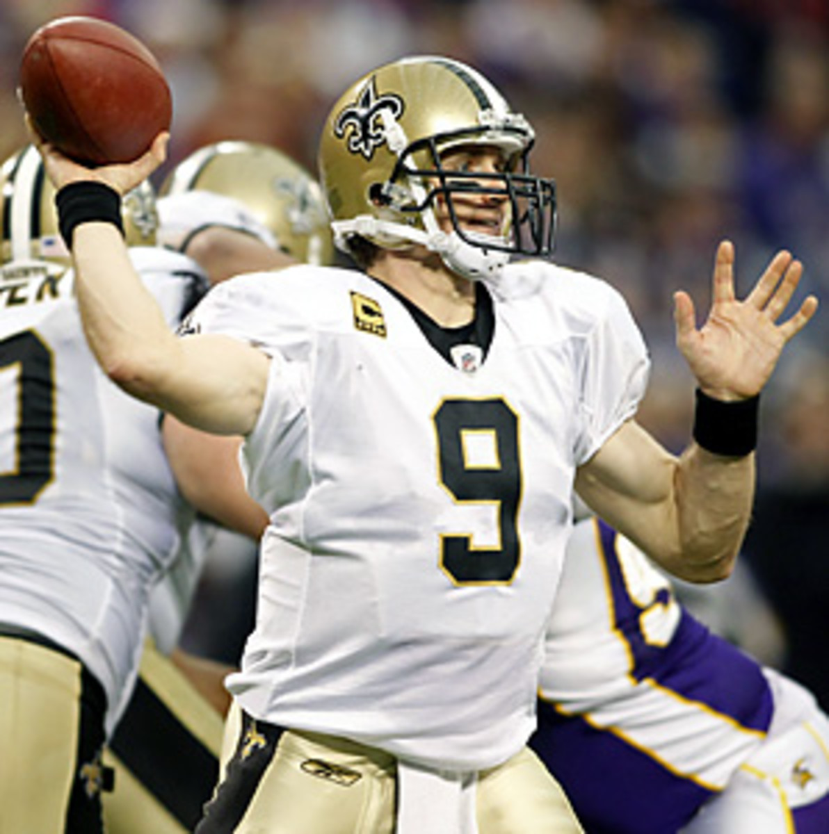 Eric Mack: Given key road tests, Brees shines while Rodgers stumbles ...