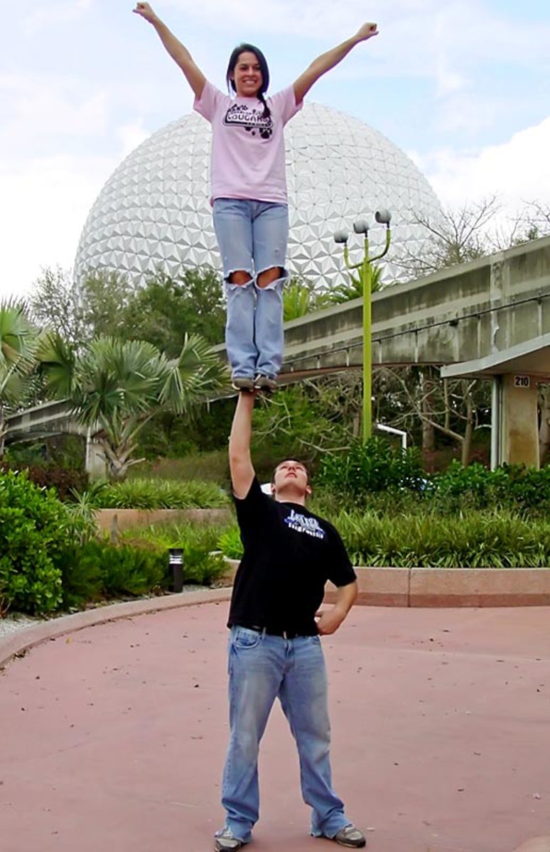 Cheerleader of the Week - Sports Illustrated