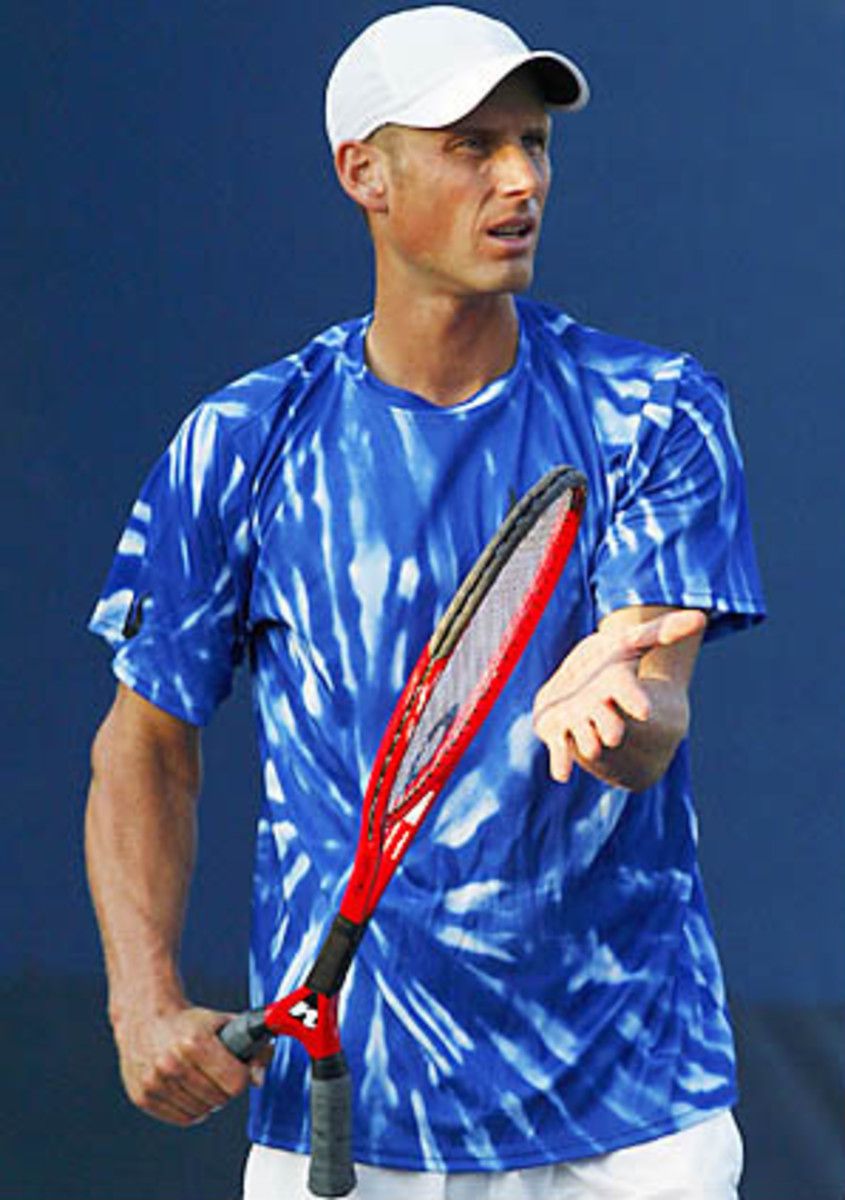 Two-handled racket, jump serve for mixed doubles player - Sports ...
