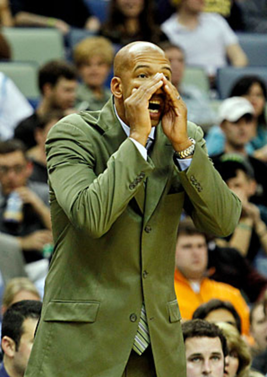 Ken Rodriguez: Hornets coach Williams weathering basketball storm with ...