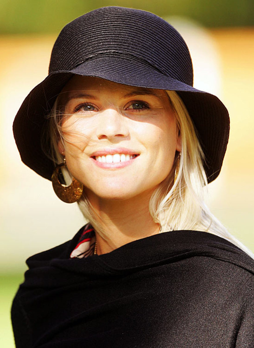 Candid Photos of Elin - Sports Illustrated