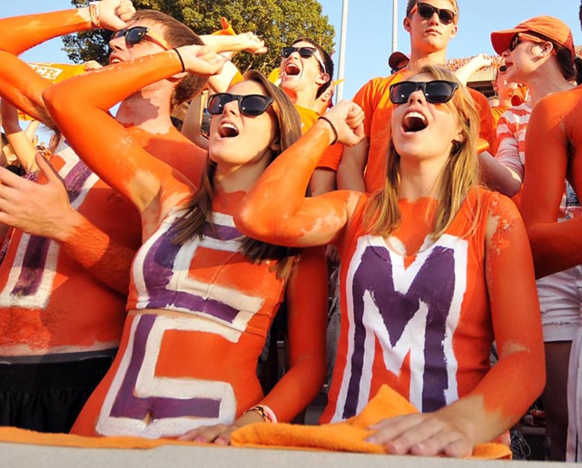 College Superfans: Week 4 - Sports Illustrated
