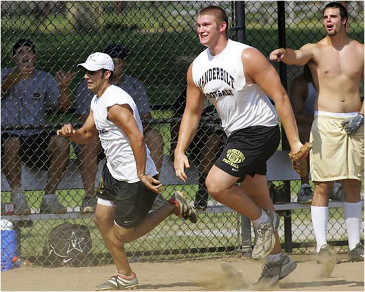 College Football Bonding - Sports Illustrated