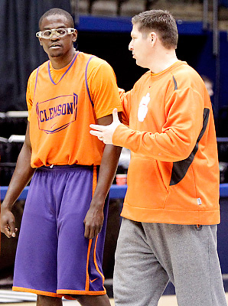 Stewart Mandel: NCAA tournament kicks off with new twist: First Four in ...