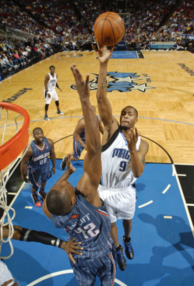 Britt Robson: Lewis holds key to Magic's success - Sports Illustrated