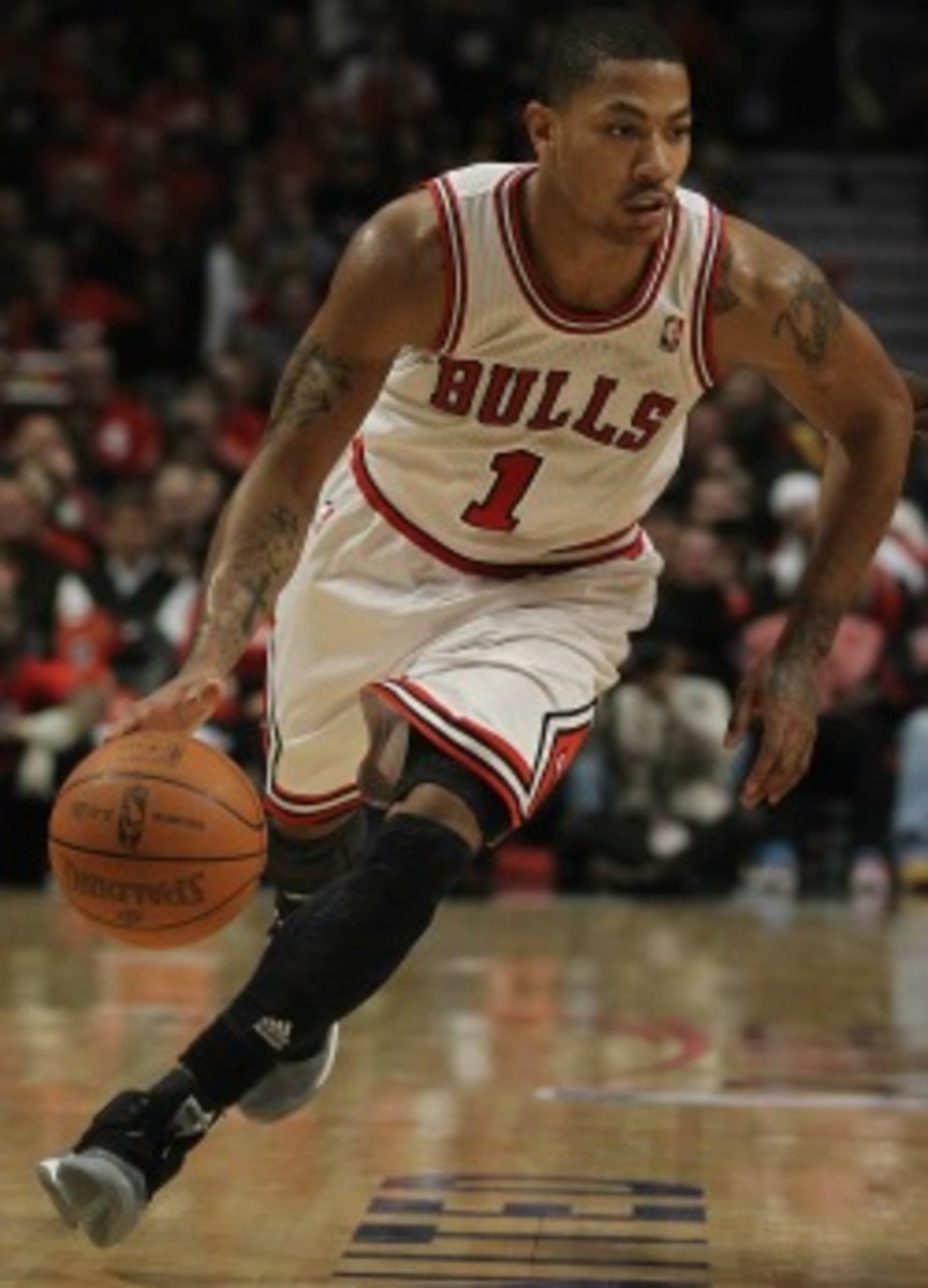 Bulls GM: Derrick Rose injury rehab 'right on schedule' - Sports ...