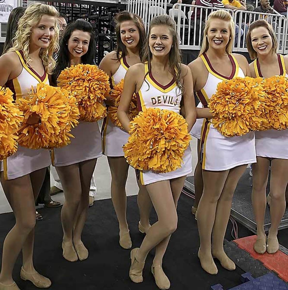 Cheerleader of the Week - Sports Illustrated