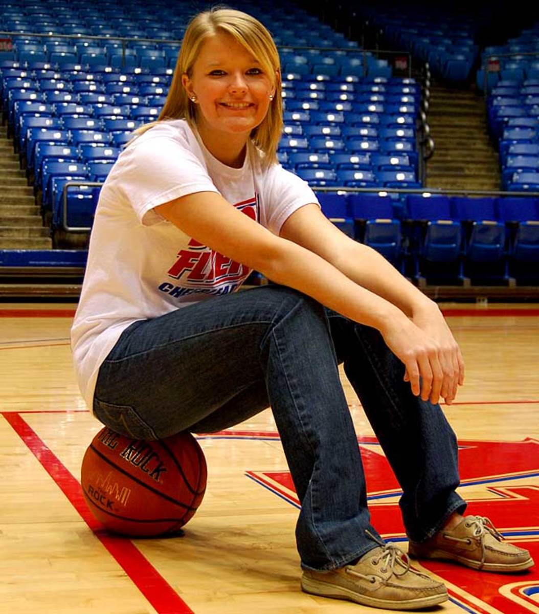 Cheerleader of the Week - Sports Illustrated