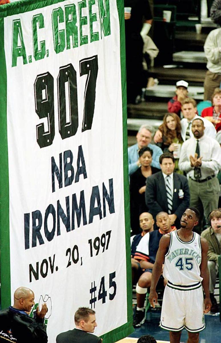 Back in Time: November 18 - Sports Illustrated