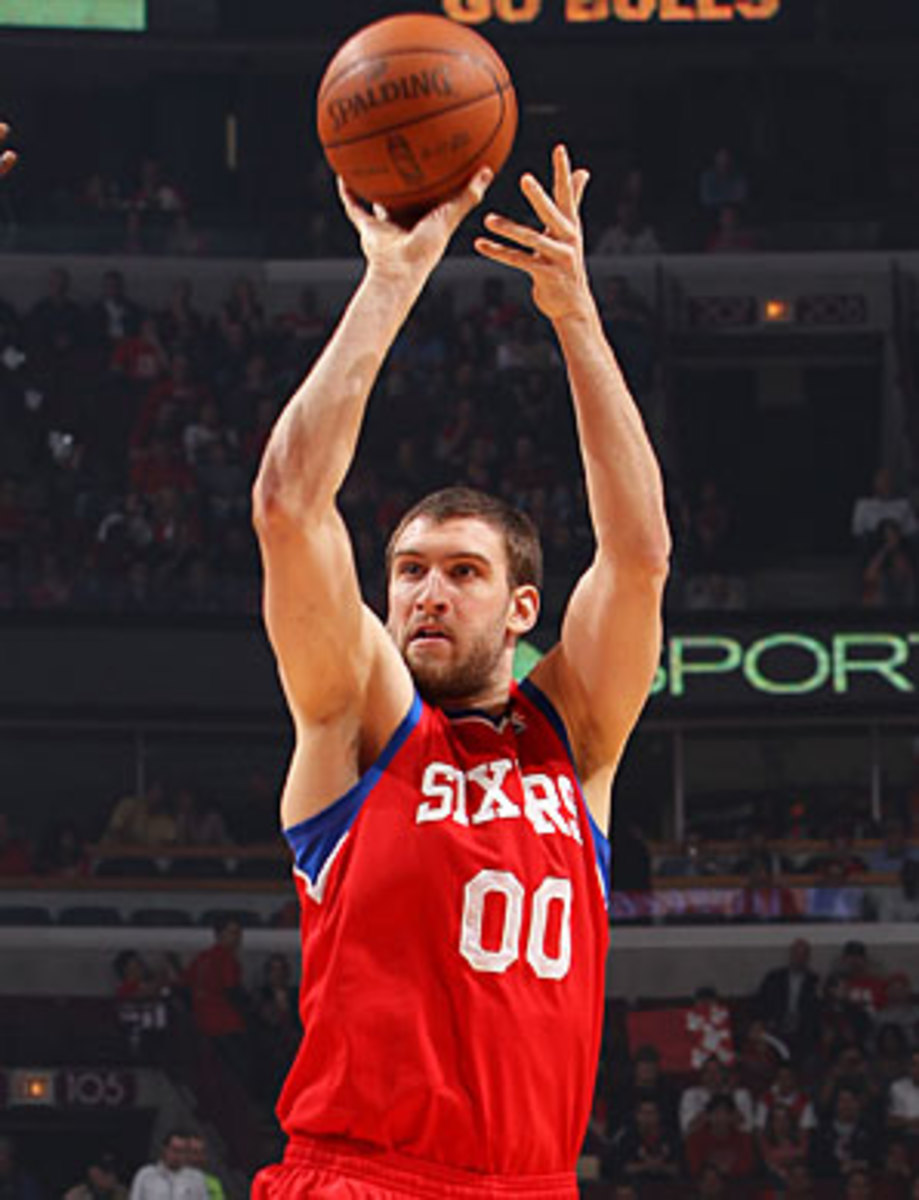 Sam Amick: Spencer Hawes, 76ers agree to two-year deal - Sports Illustrated