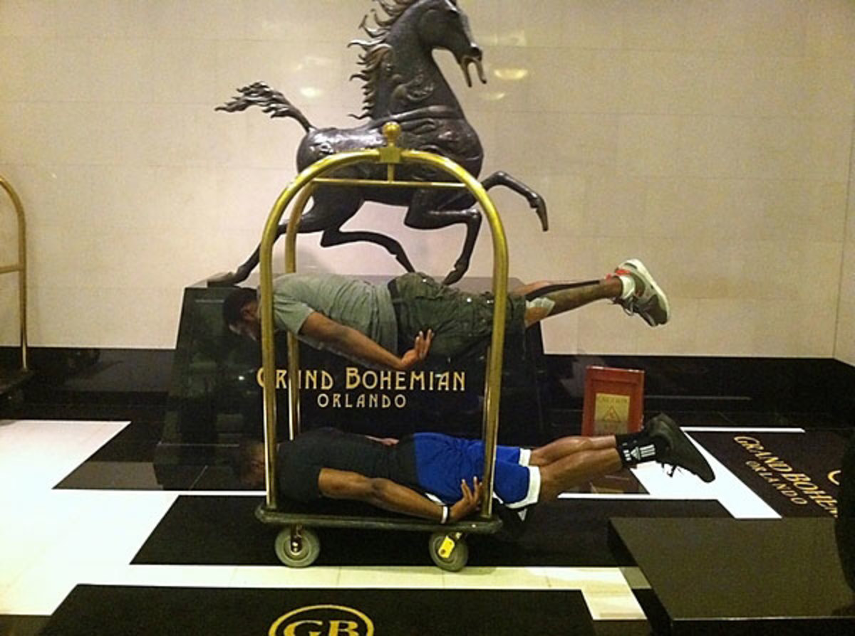 Athletes Planking - Sports Illustrated