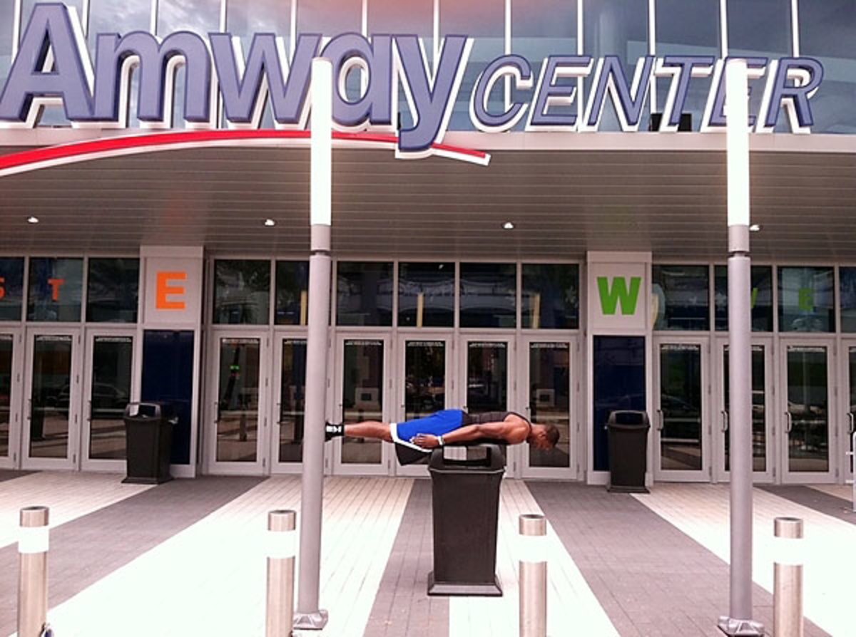 Athletes Planking - Sports Illustrated