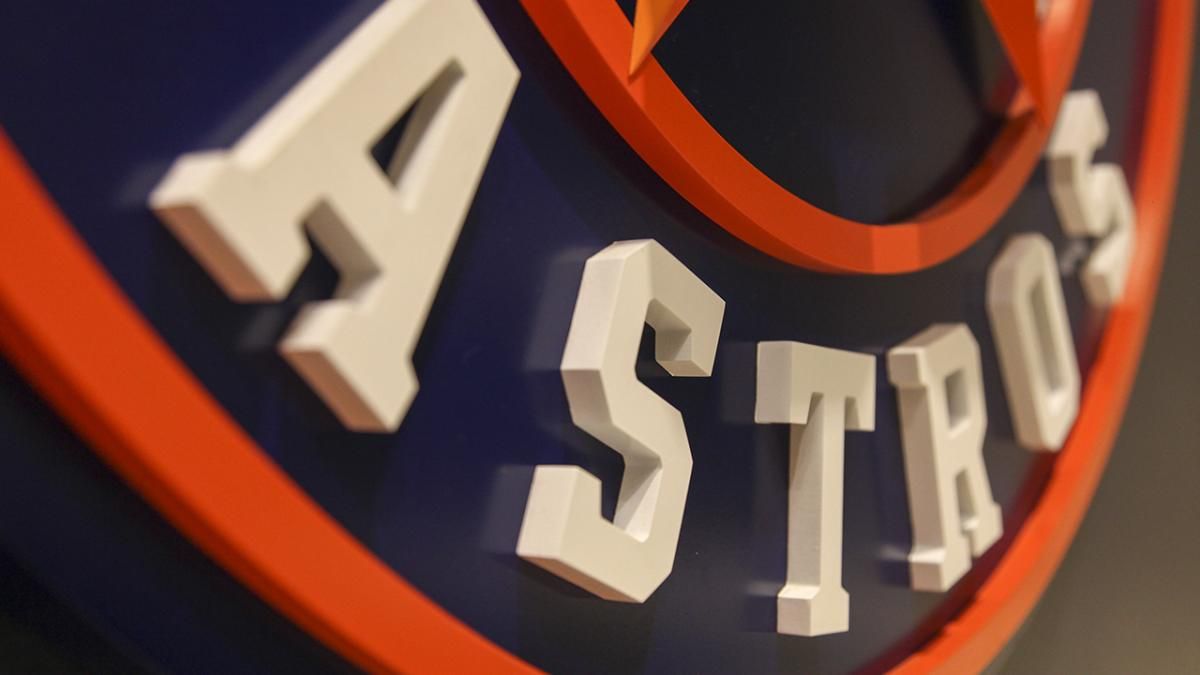 Astros reportedly stole signs electronically in 2017 - Sports Illustrated