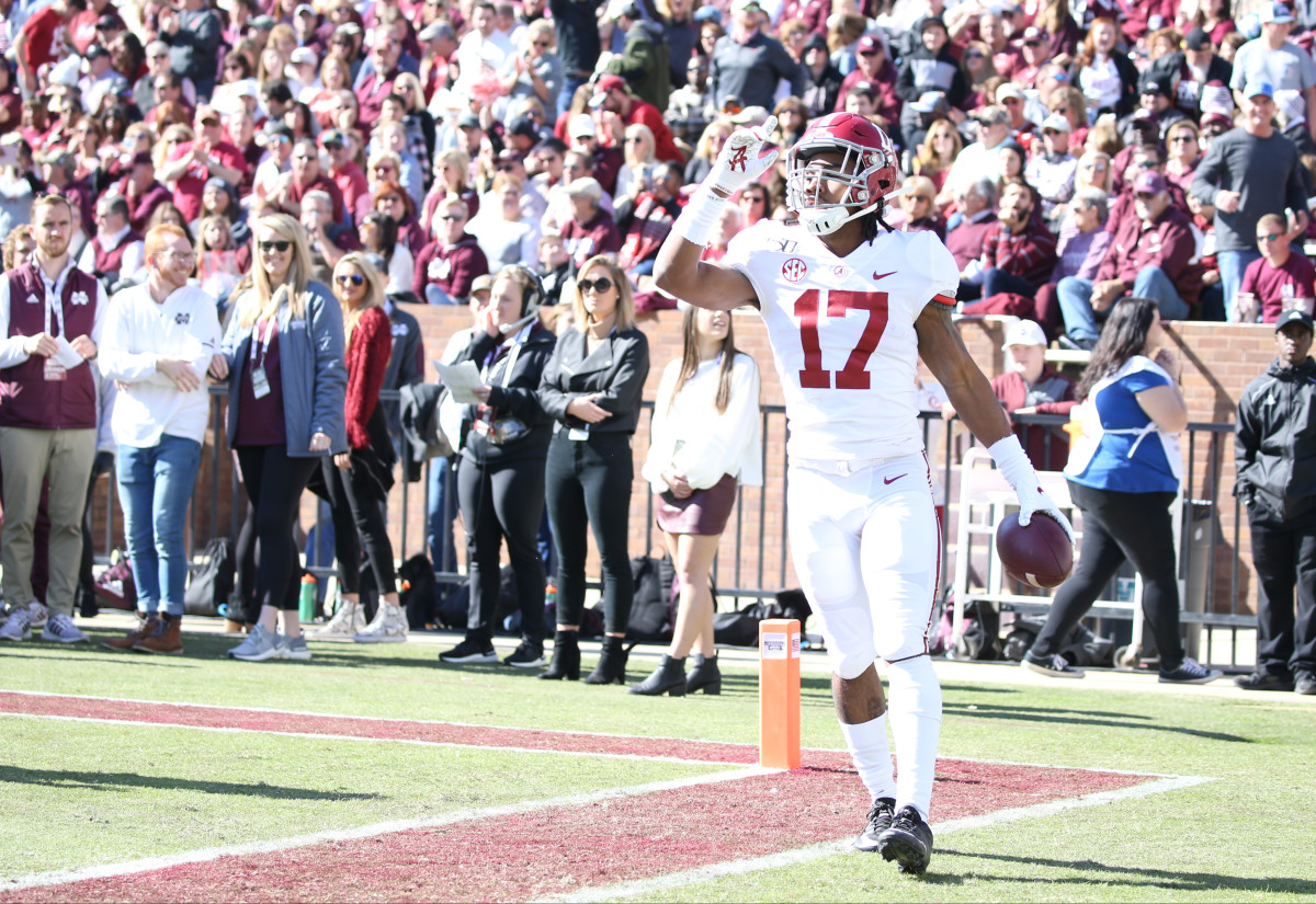 Jaylen Waddle Named First-Team All-American by FWAA - Sports ...